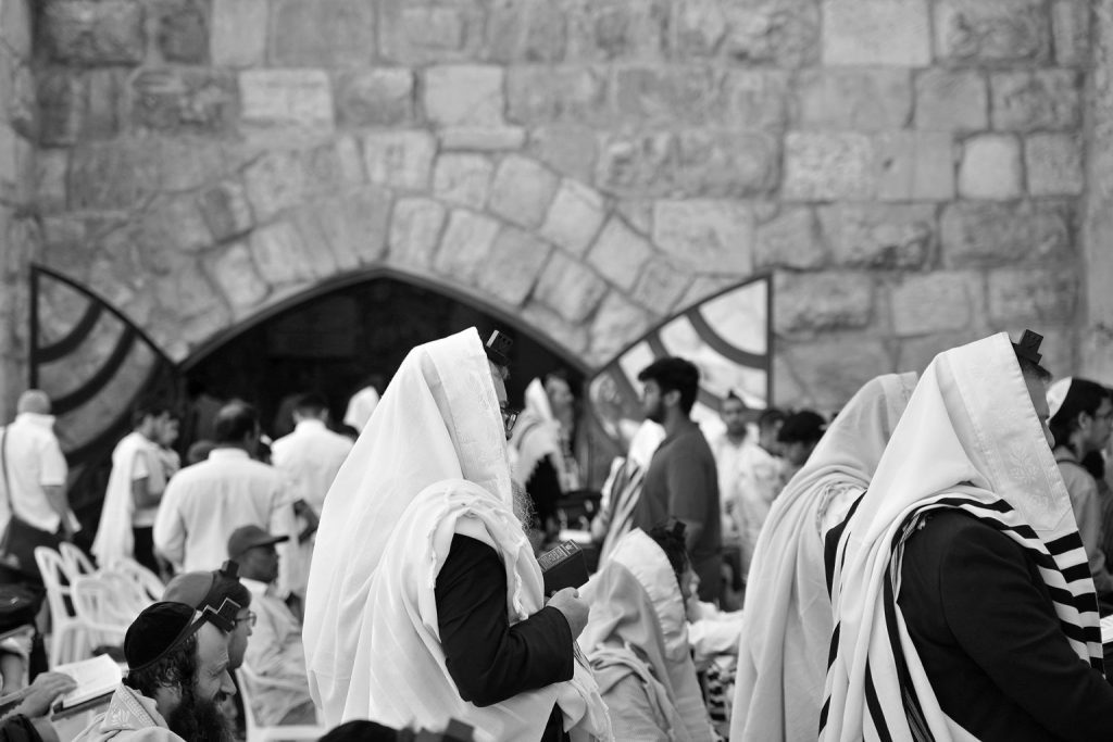 The Wailing Wall... and the little pieces of paper | OnCubaNews English