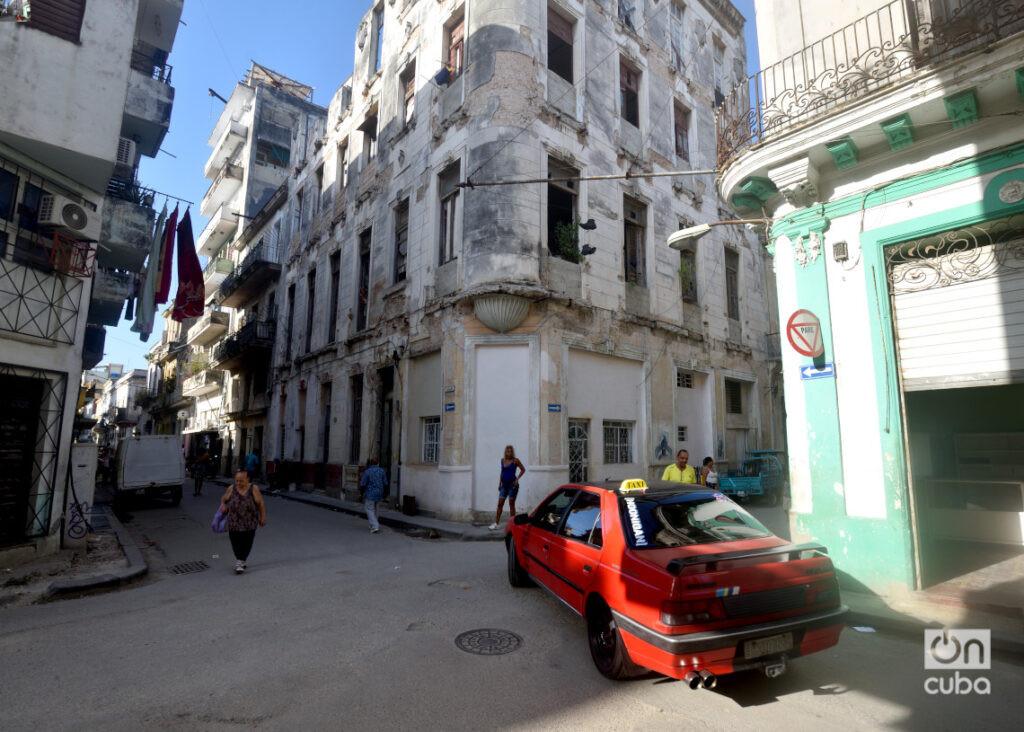 Chacón Street, from Avenida del Puerto to Monserrate | OnCubaNews English