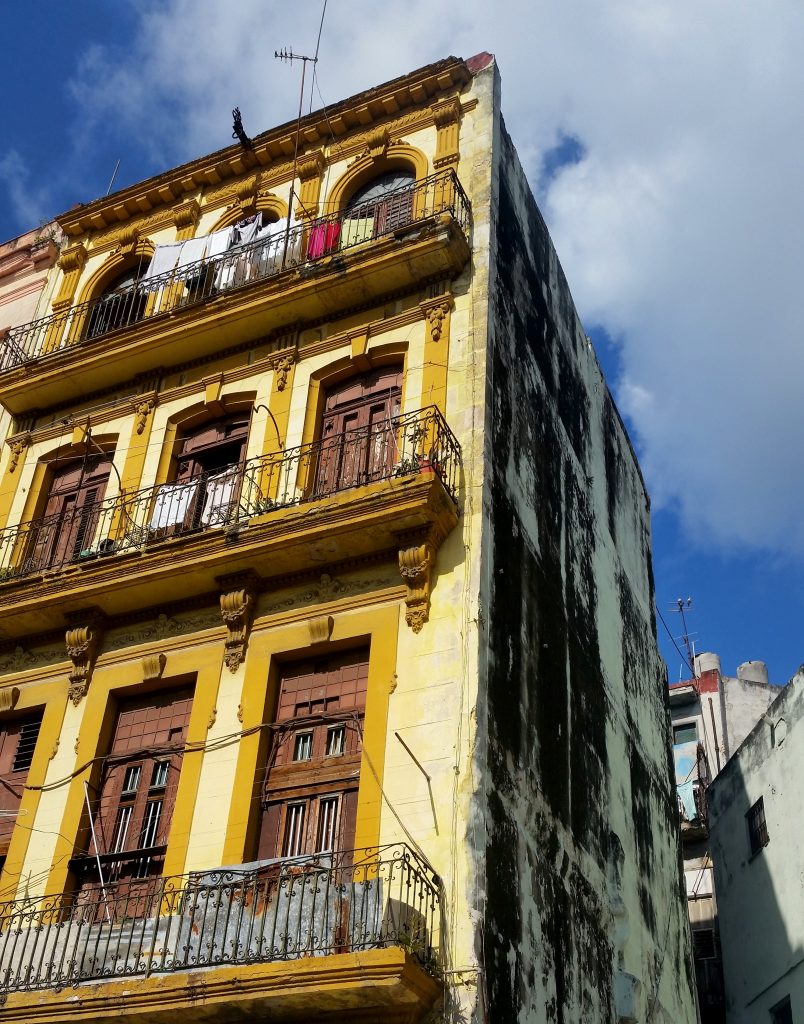 La Habana, como un viejo mapa o un pañuelo - OnCubaNews