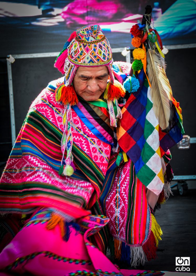 La wiphala, símbolo de resistencia - OnCubaNews