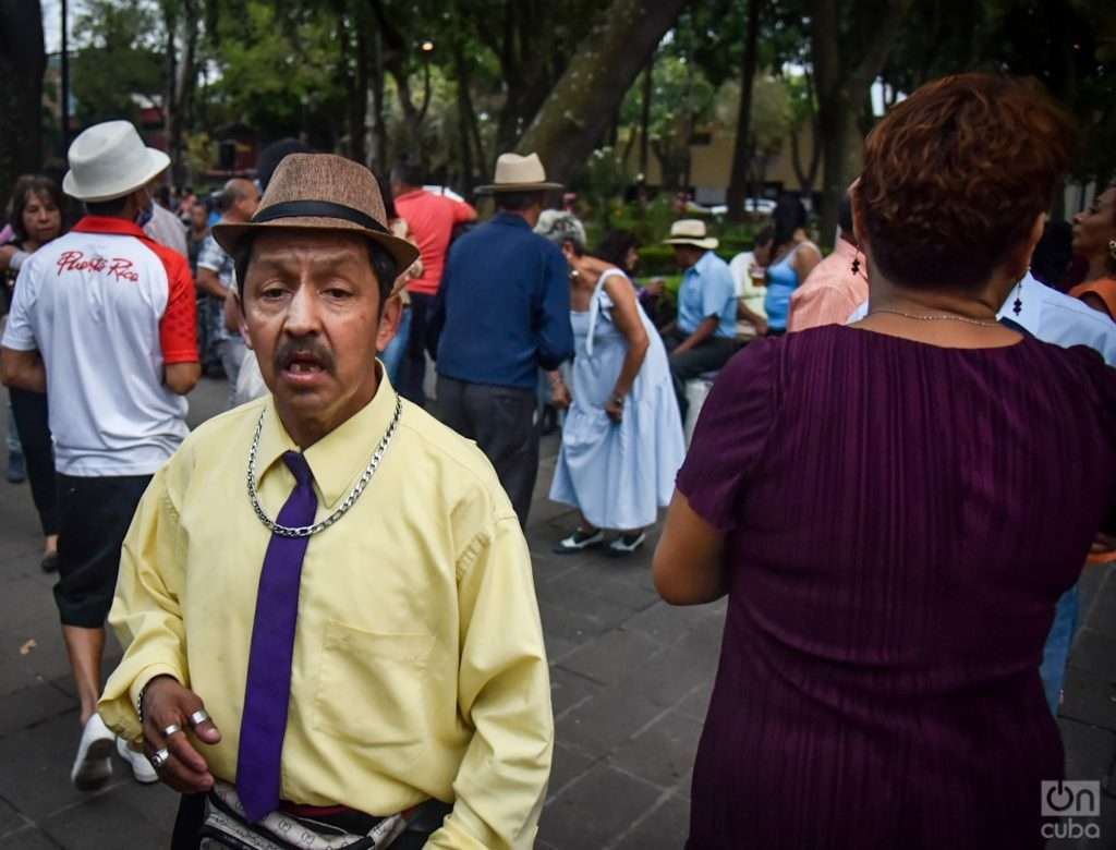 Bailando danzón en Ciudad México - OnCubaNews