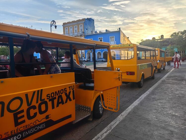 Microbuses eléctricos fabricados en Cuba conquistan Sancti Spíritus ...