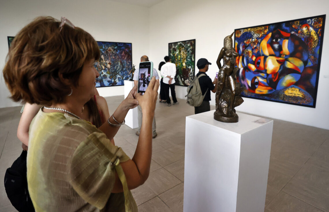 Zaida del Río resume su obra con 'Aliento' en el Museo de Bellas Artes ...